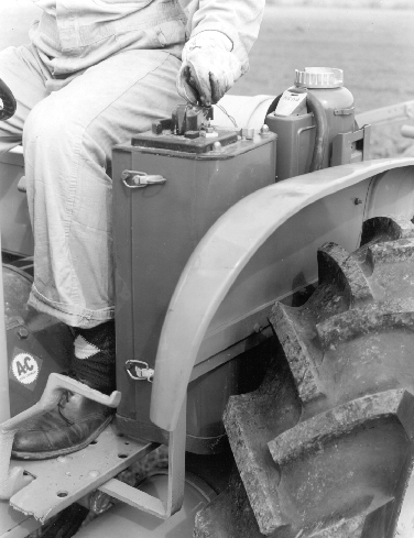 Allis-Chalmers Fuel Cell Tractor – The Weekend Historian