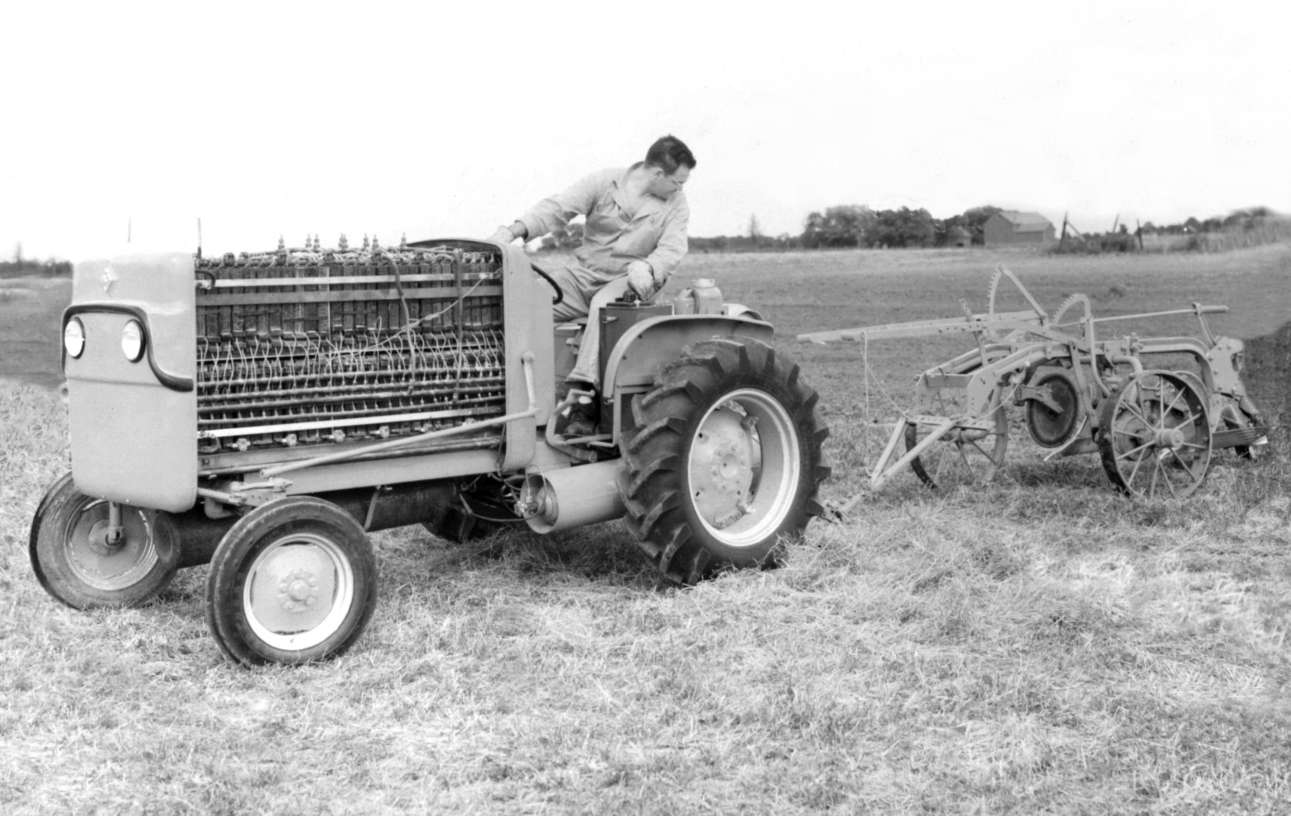 Allis-Chalmers Fuel Cell Tractor – The Weekend Historian